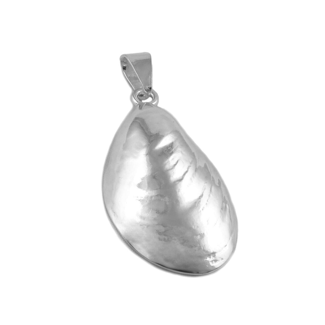 Sterling Silver Mussel Shell Pendant – The Mexican Collection